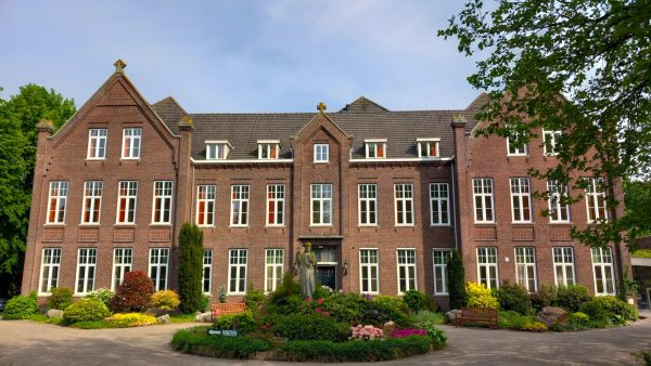 Bezinningscentrum Emmaus in Helvoirt draagt voortzetting opvang ...